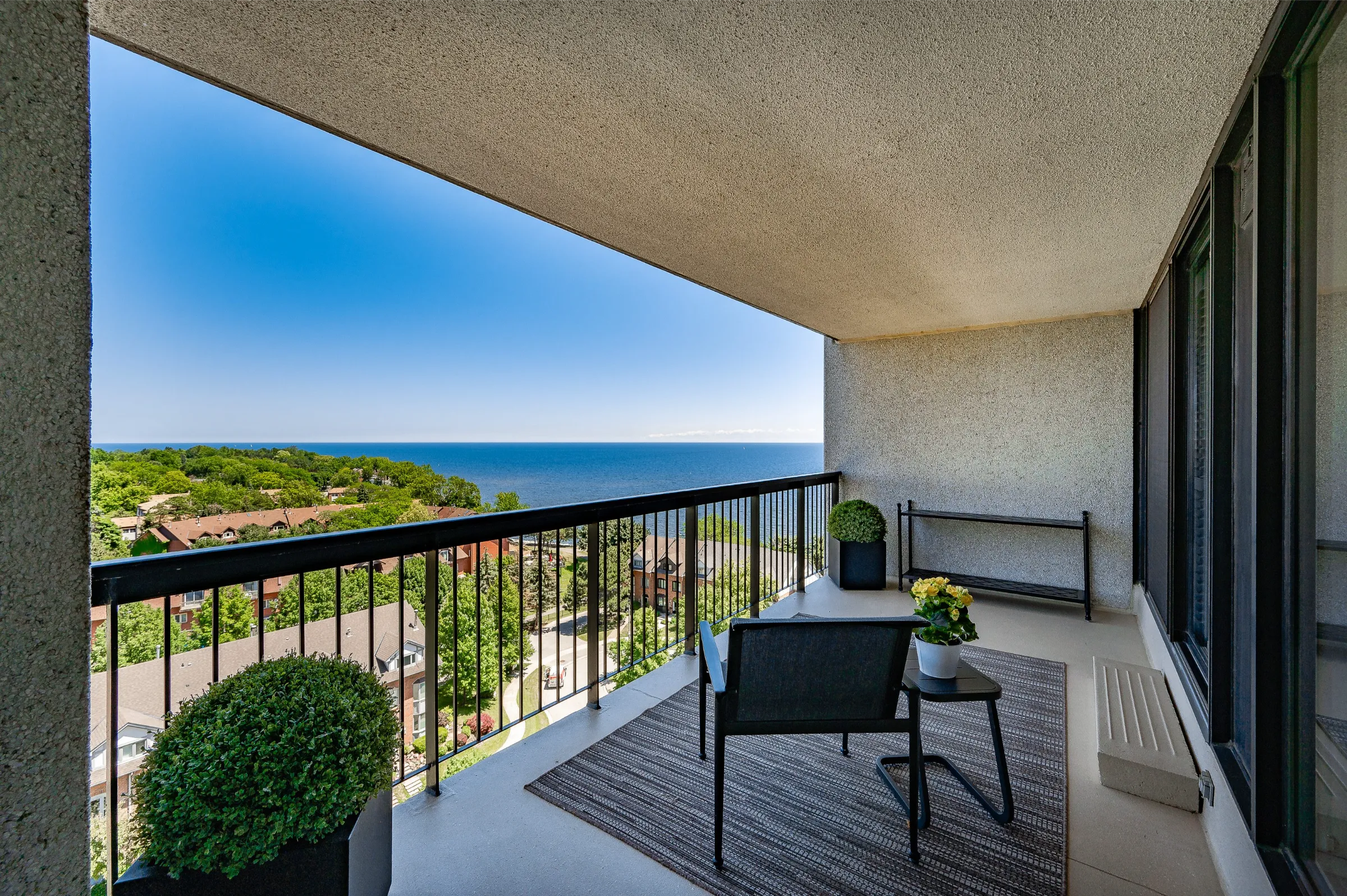 Luxury Lakeside Condo - 2170 Marine Drive Suite 1103, Oakville